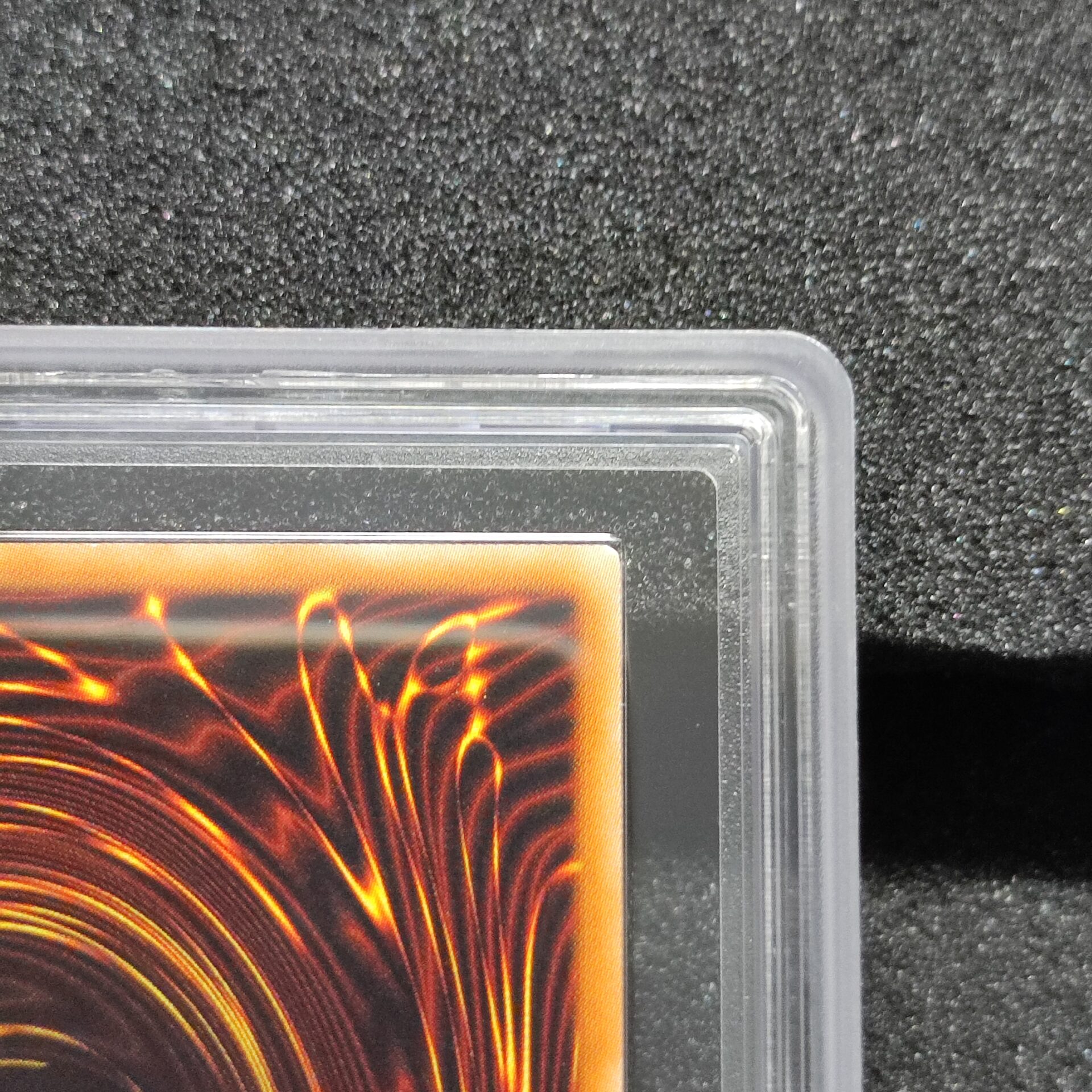 ARS鑑定グレード9の状態とは？ ＃2 青眼の究極竜 BE01-JP207 シークレットレアの状態とポイント - ARS鑑定情報サイト ヒロブロ！